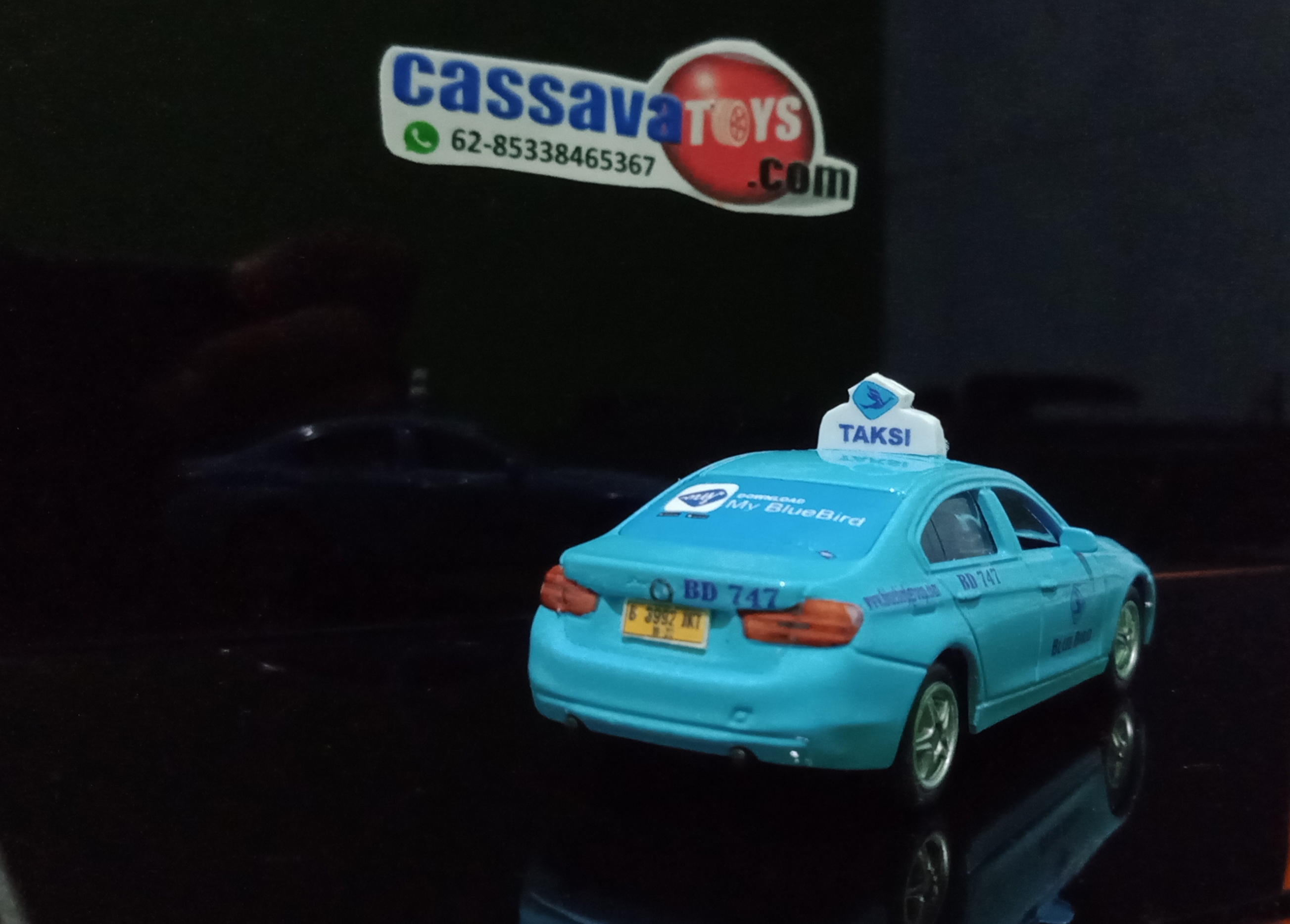 Diecast 1/64 Taxi Blue Bird costume – Cassava Toys