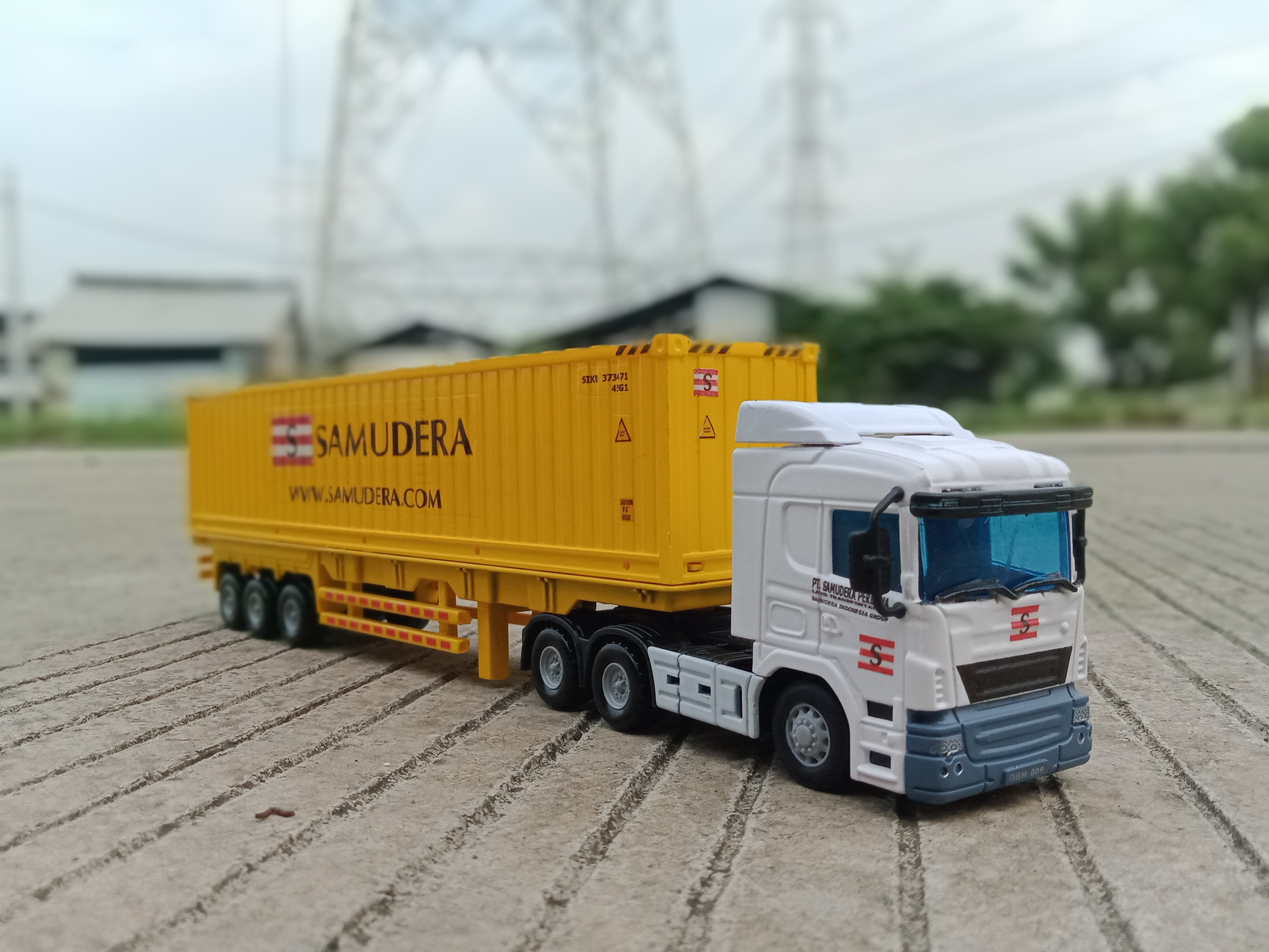Diecast Truck Container Samudera Skala 1/43 – Cassava Toys